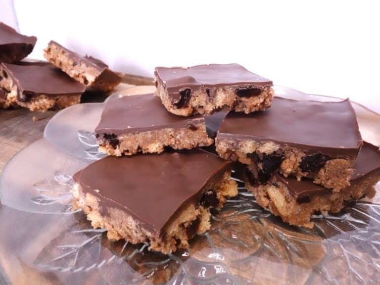 Easy Chocolate-Covered Digestive Biscuit Squares Recipe
