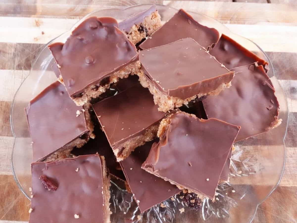 Easy Chocolate-Covered Digestive Biscuit Squares Recipe