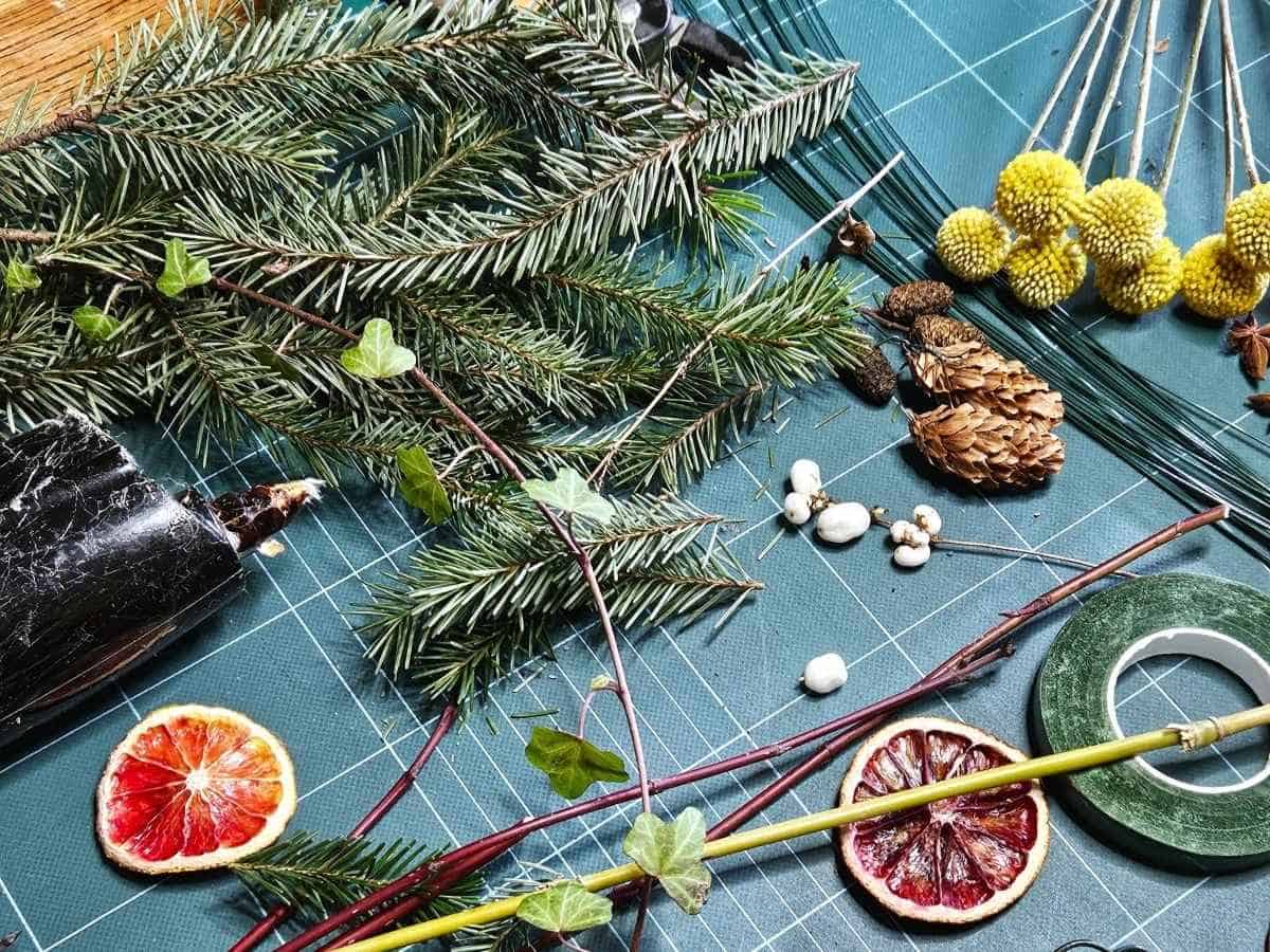 Beautiful winter DIY napkin rings from nature's beauty