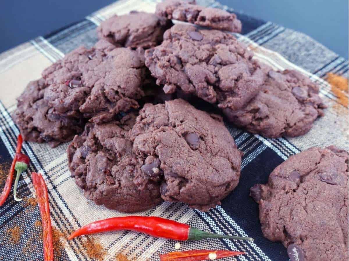 Simple Chili Chocolate Cookies, blend of Sweet and Spicy